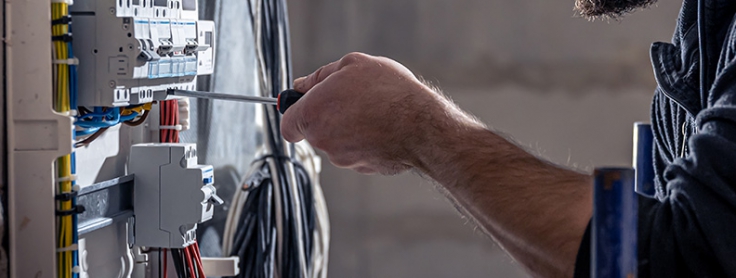 Los riesgos de la electricidad estática en el área de trabajo - Grupo Microanalisis